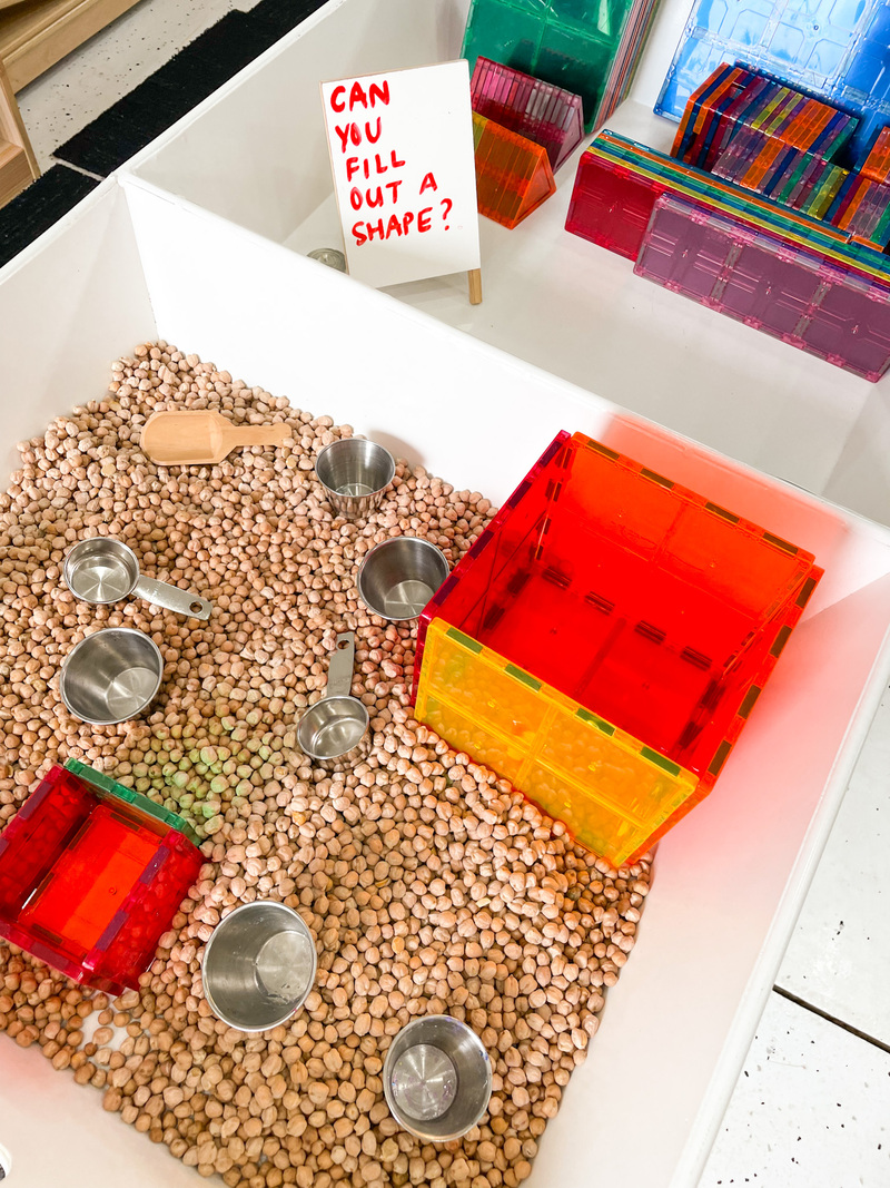 Can you make a shape and fill it out?